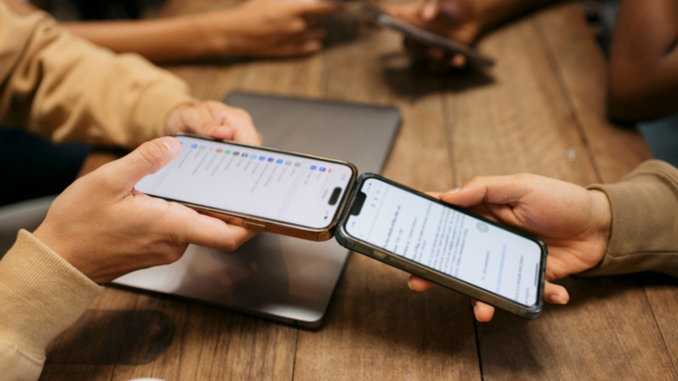 Tap to Cash lets you pay by touching iPhones